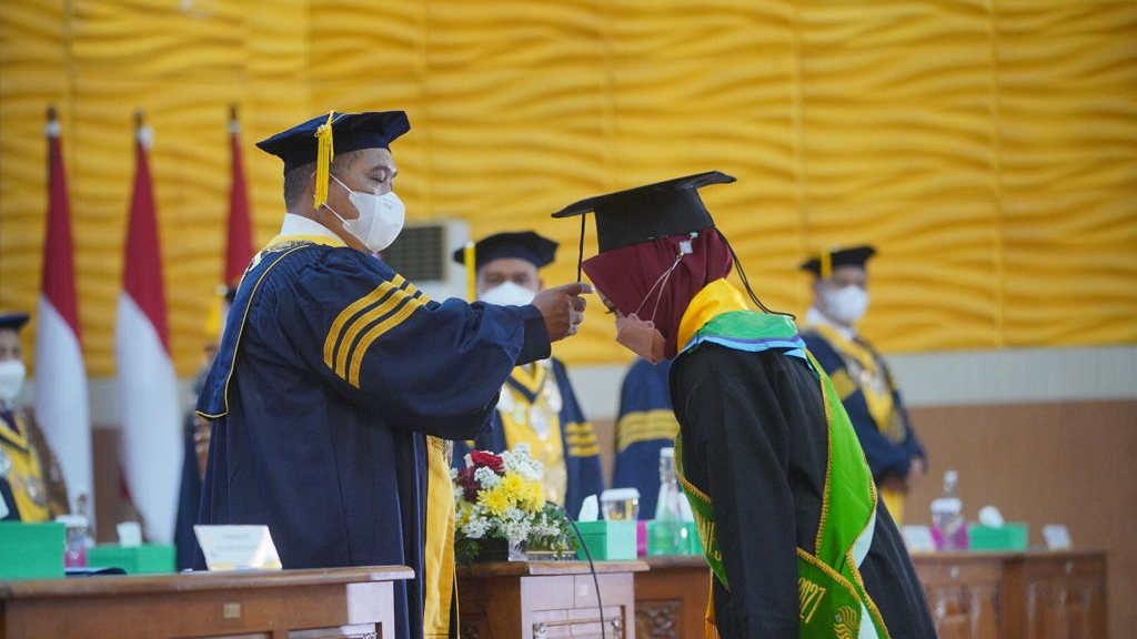 Wisuda 109, Rektor UNNES Prof Fathur Rokhman Tekankan Kompetensi Kolaborasi Wisuda 109, Rektor UNNES Prof Fathur Rokhman Tekankan Kompetensi Kolaborasi